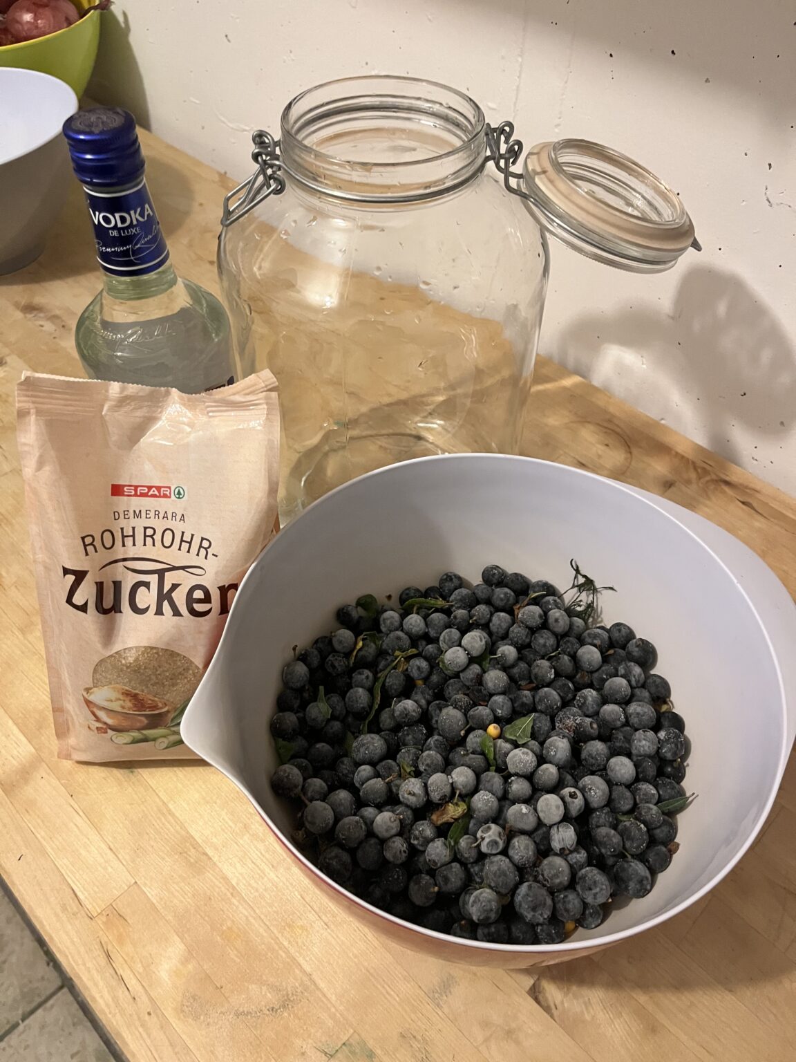 Schlehenfeuer (Likör aus Schlehen) | Lillys Herbar & Kulinarik